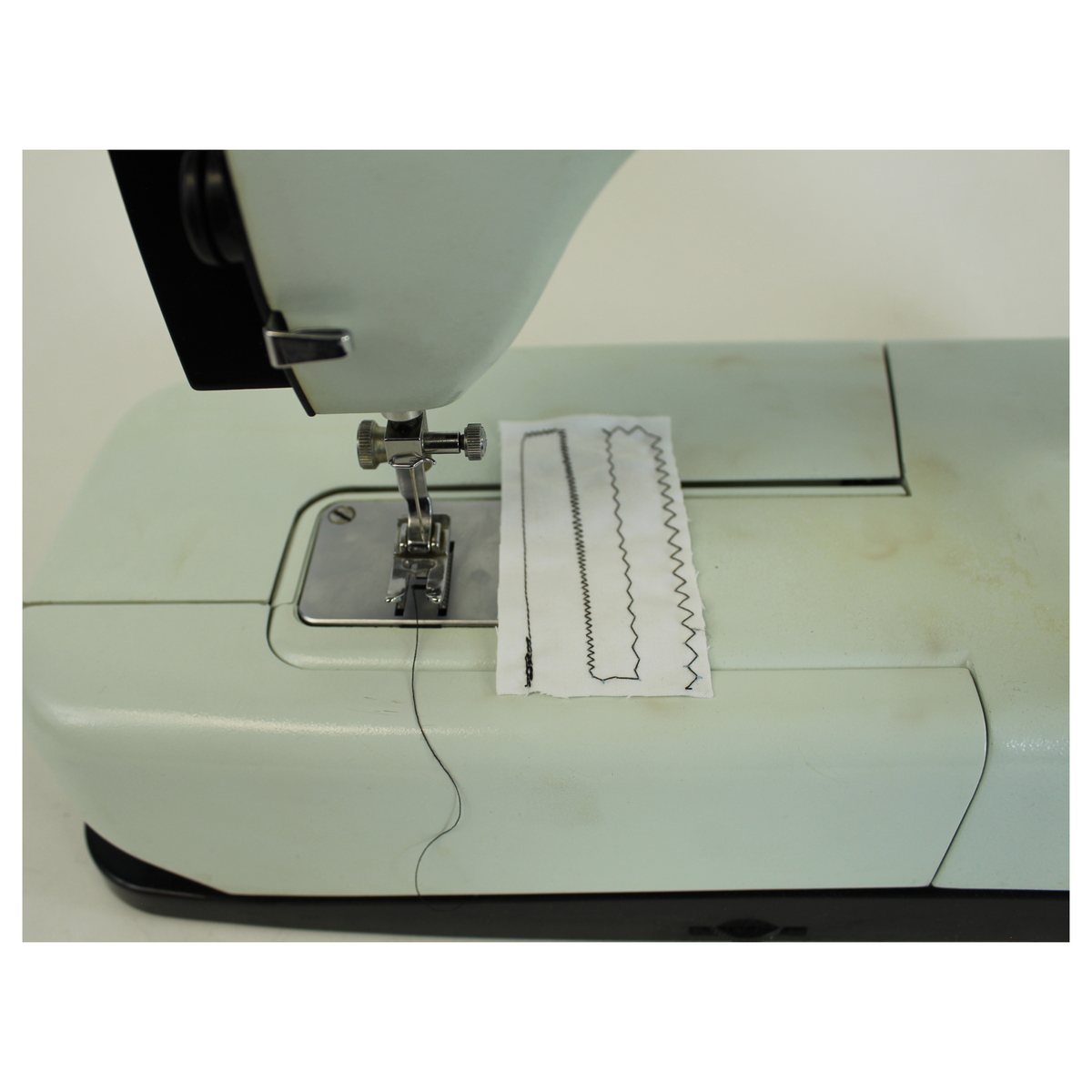 Reconditioned Necchi Lydia 542 Sewing Machine - Vacuums R-Us and Sewing Too